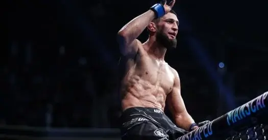 UFC fighter Khamzat Chimaev battled with the Thai boxing world champion ...