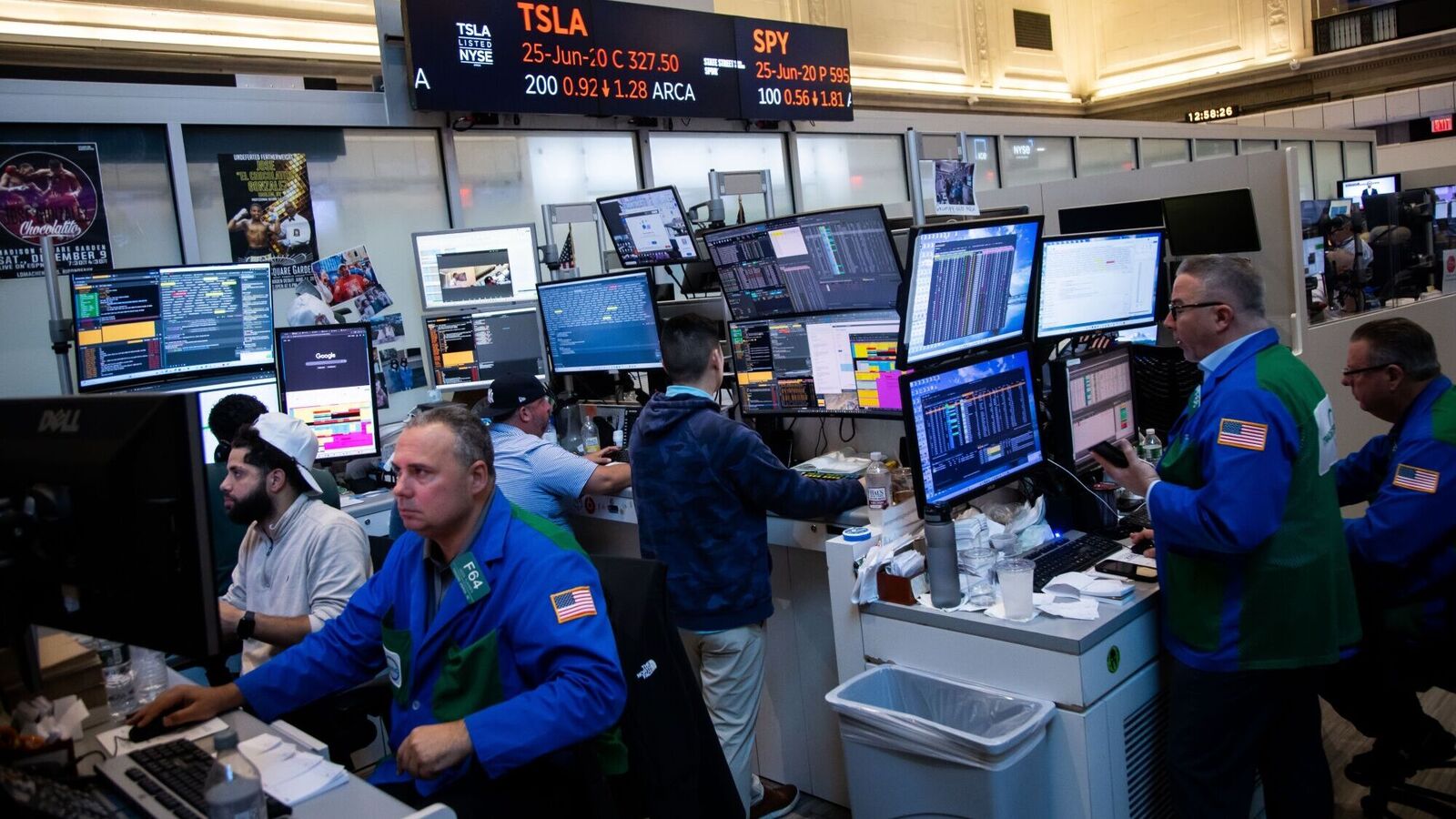 Dow vs Nasdaq Split as Iran War Oil Shock Shakes Markets