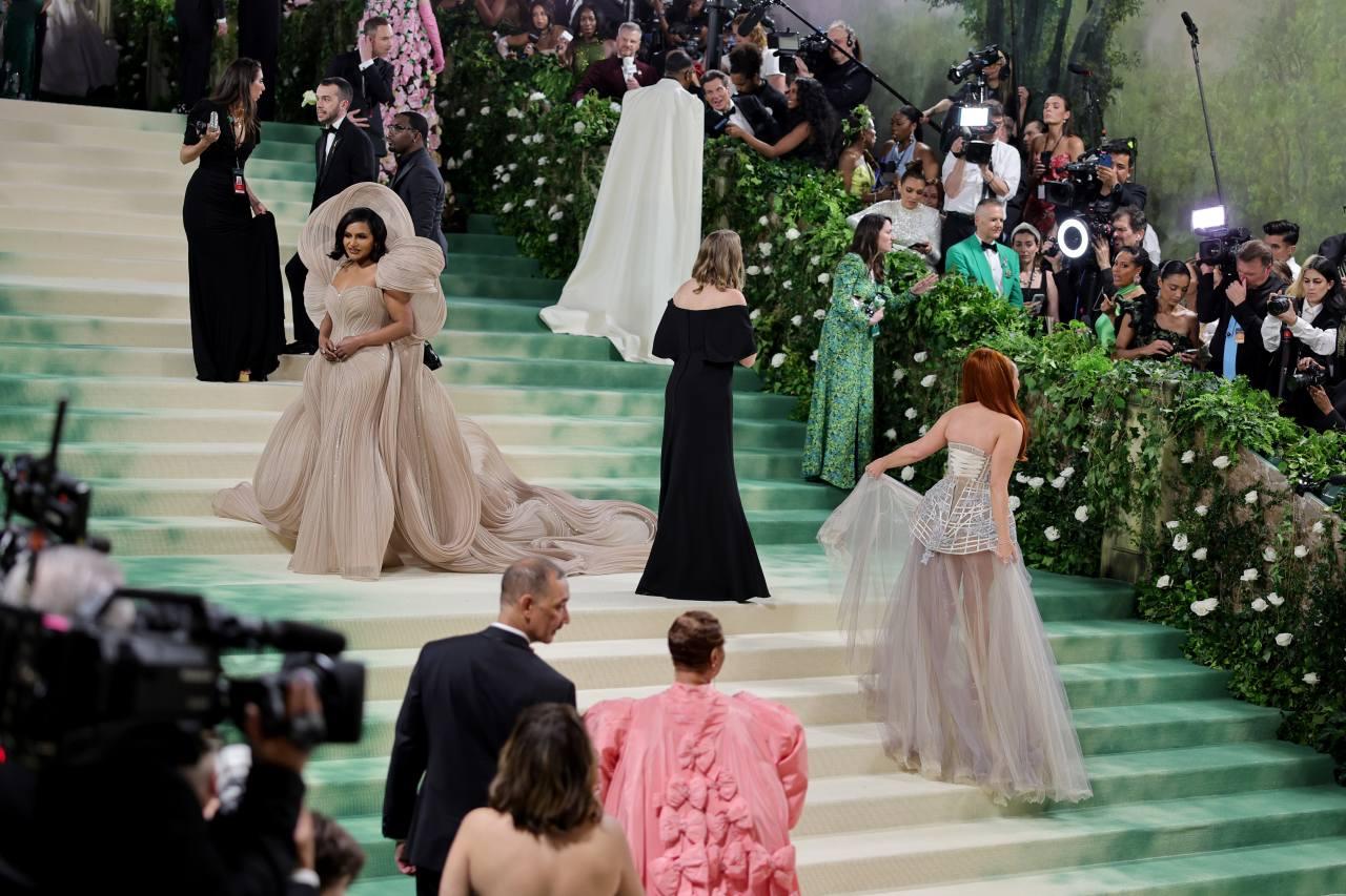 Blake Lively’s Met Gala Return Sparks Online Firestorm, Viral Red ...